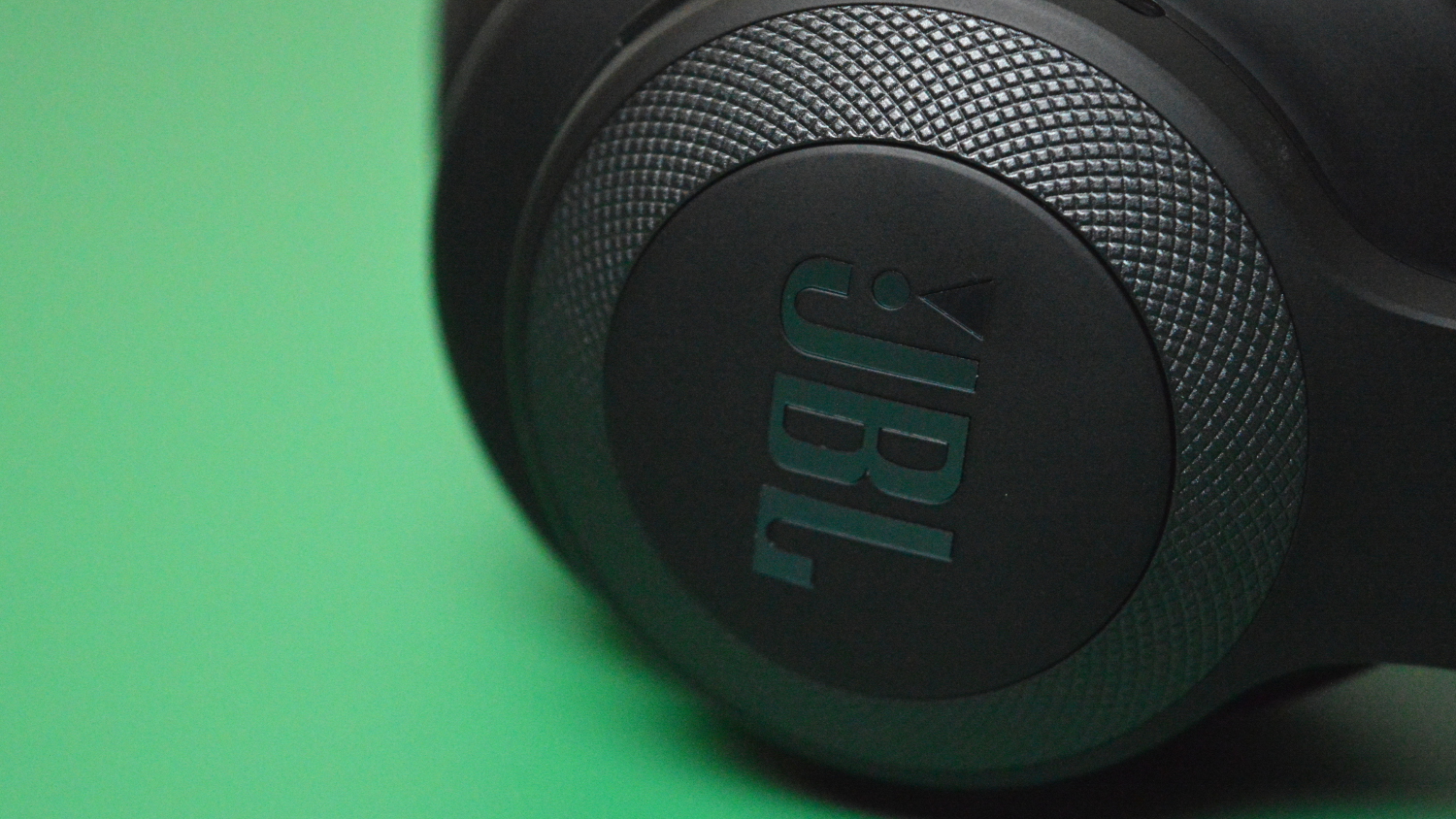 JBL E65BTNC Headphones Review - Headphone Review