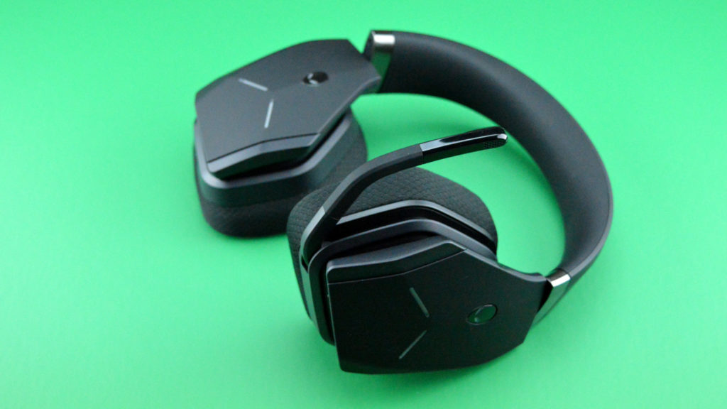 Alienware AW988 Wireless Gaming Headset Review - Headphone Review