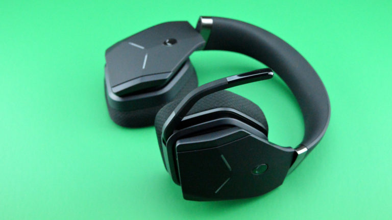 Alienware AW988 Wireless Gaming Headset Review - Headphone Review