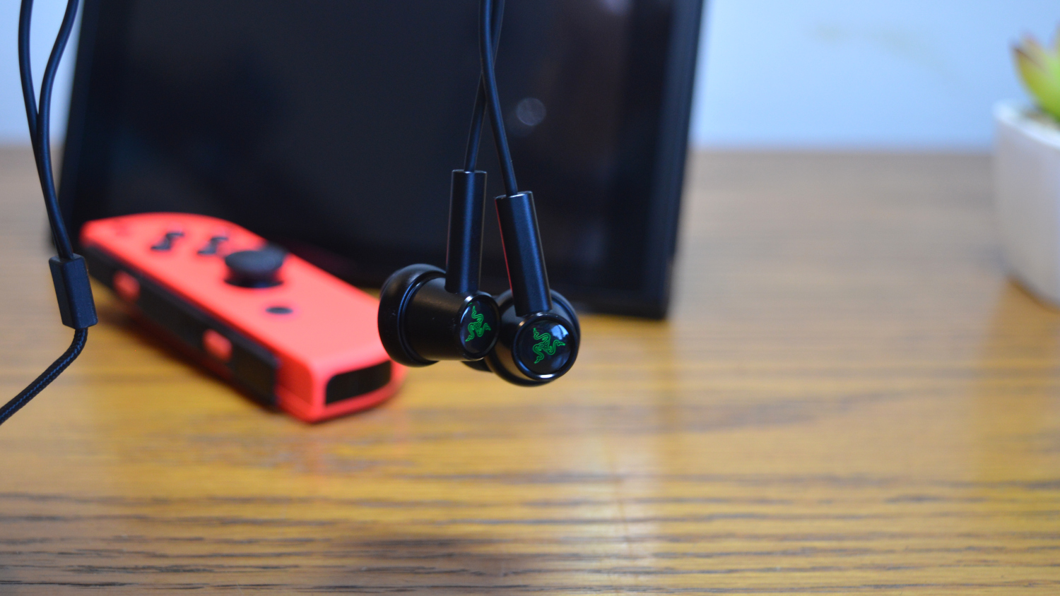 Razer Hammerhead Duo Headphones Review - Headphone Review