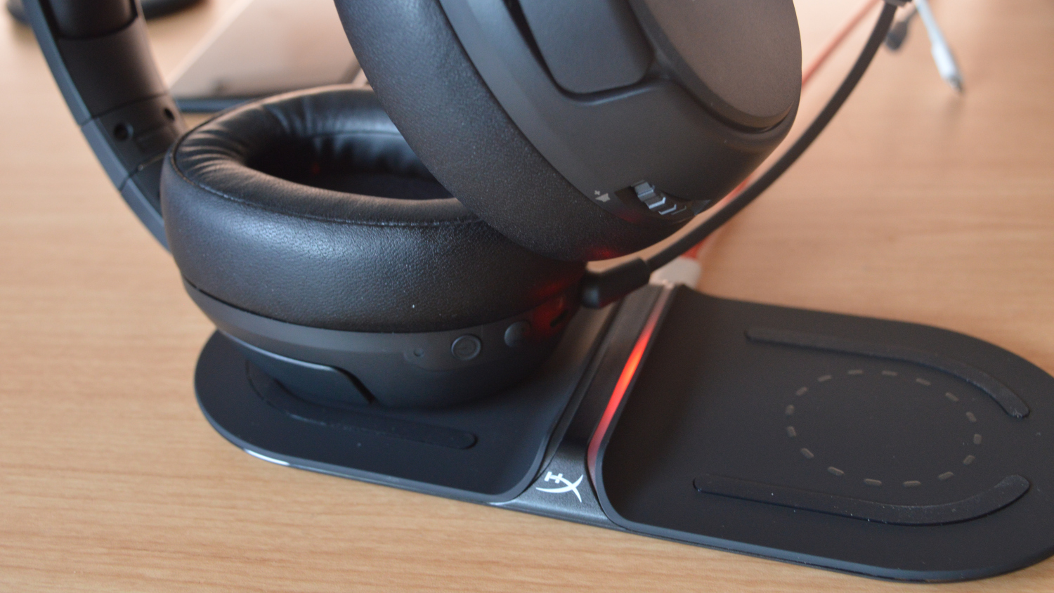HyperX Cloud Flight S Gaming Headset Review - Headphone Review