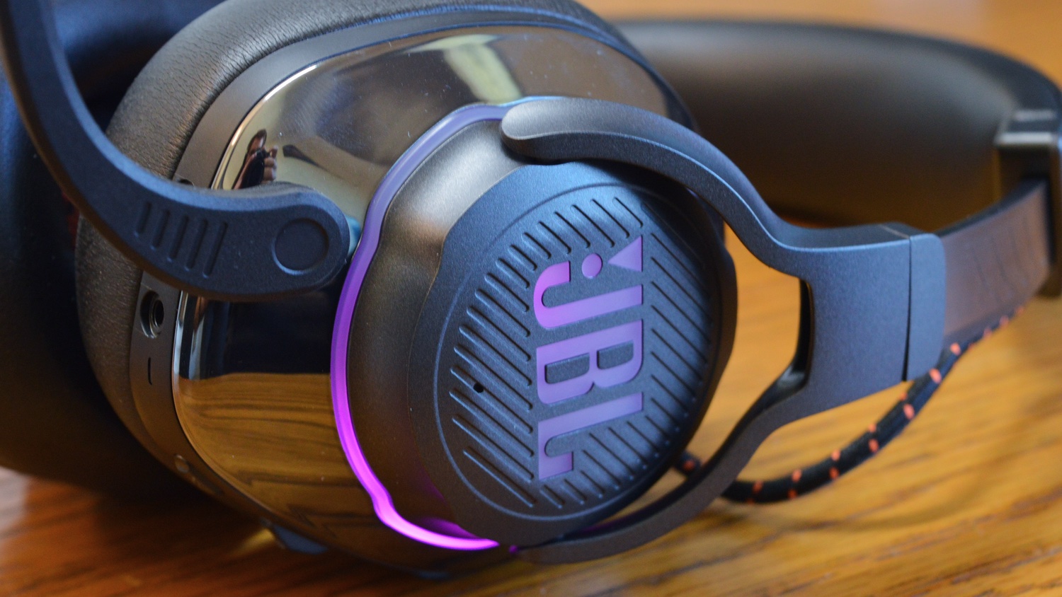 JBL Quantum 800 Gaming Headset Review - Headphone Review